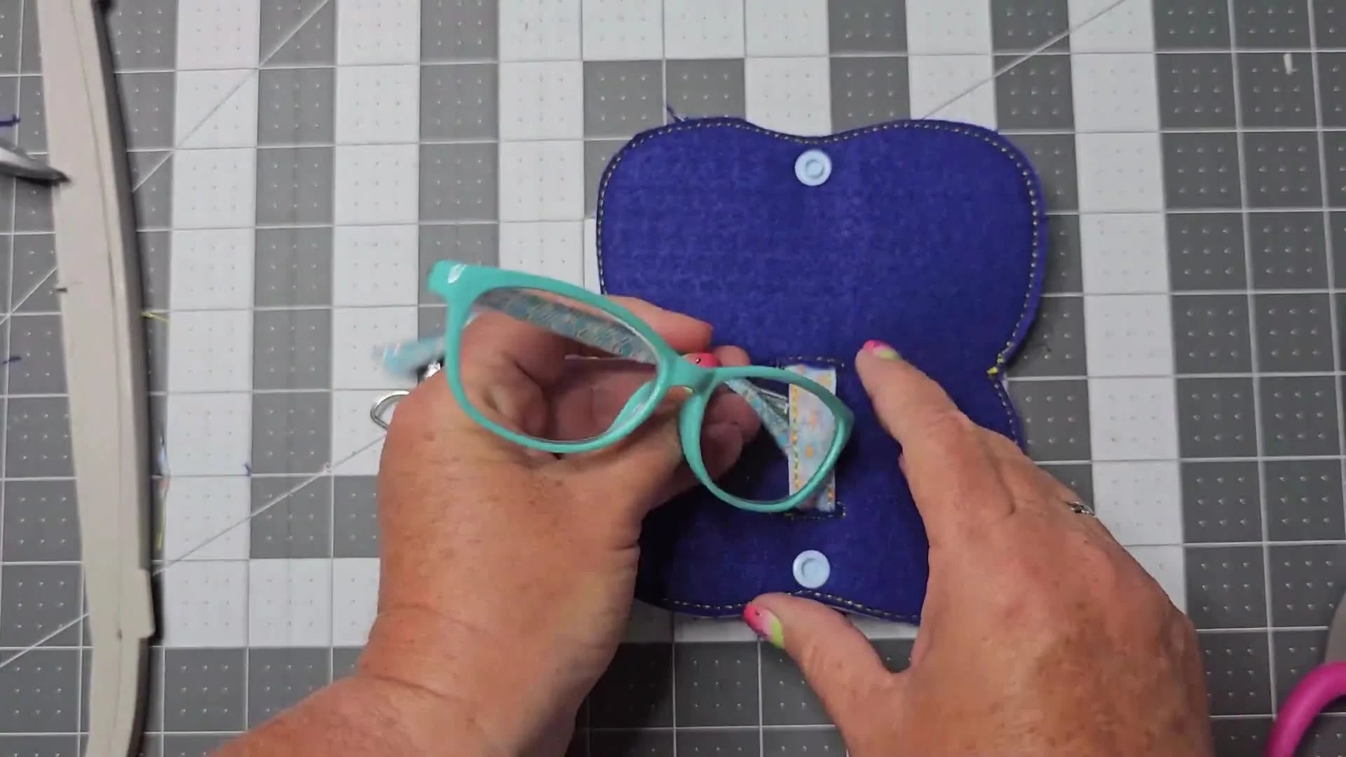 Add a Strap to an ITH Sunglass Case on a Brother Innov-is—No Software ...